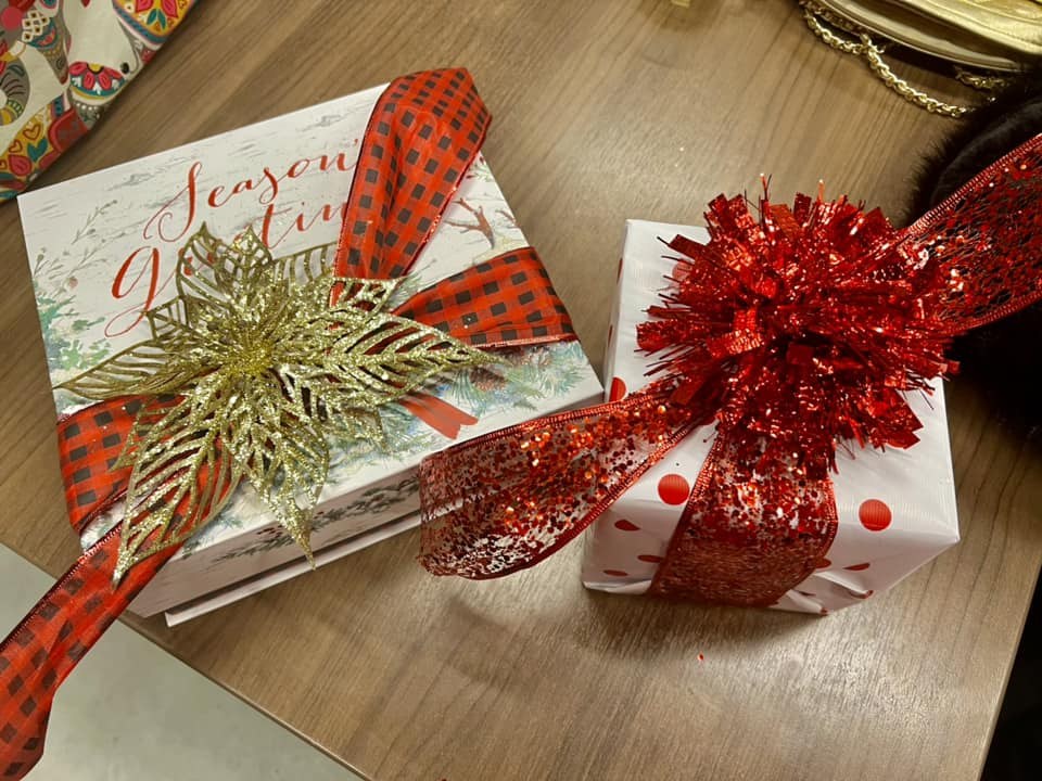 Holiday Potluck & Wrapping Party – Dublin Women's Philanthropic Club